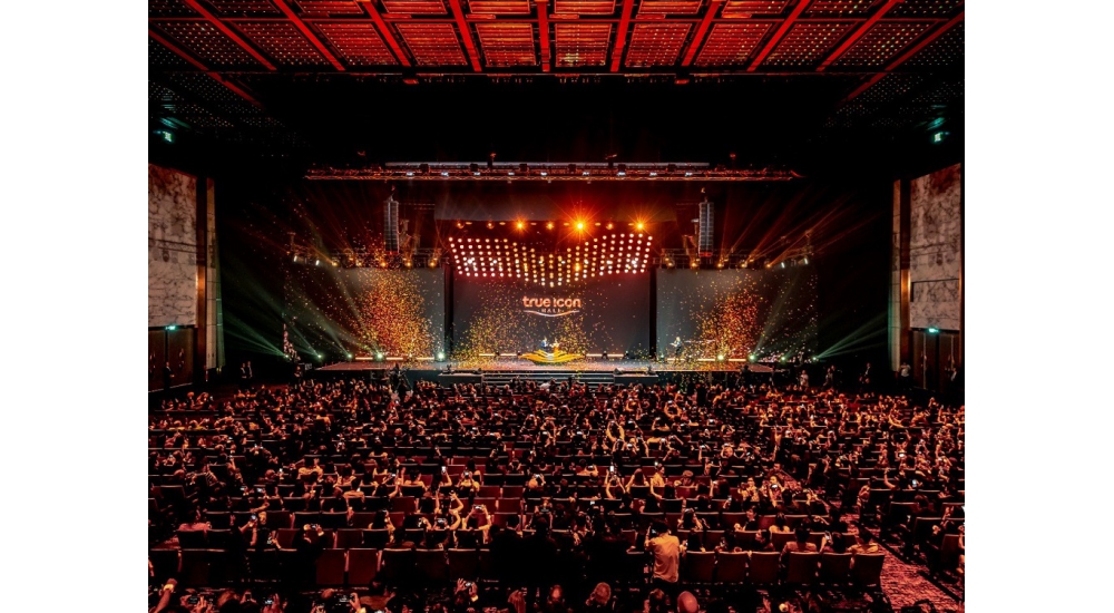 Siam Piwat | THE VISIONARY ICON